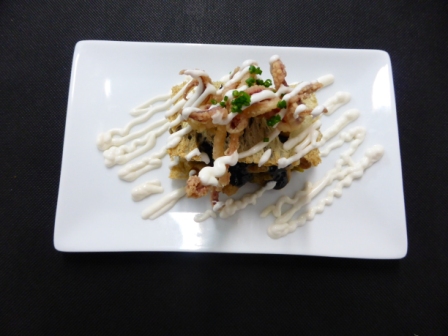 chipirones encebollados con alioli ligero - Restaurante Viavelez