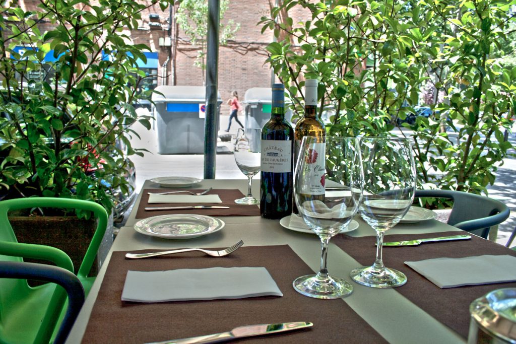 Terraza para picotear en Viavélez Madrid - Restaurante Viavelez
